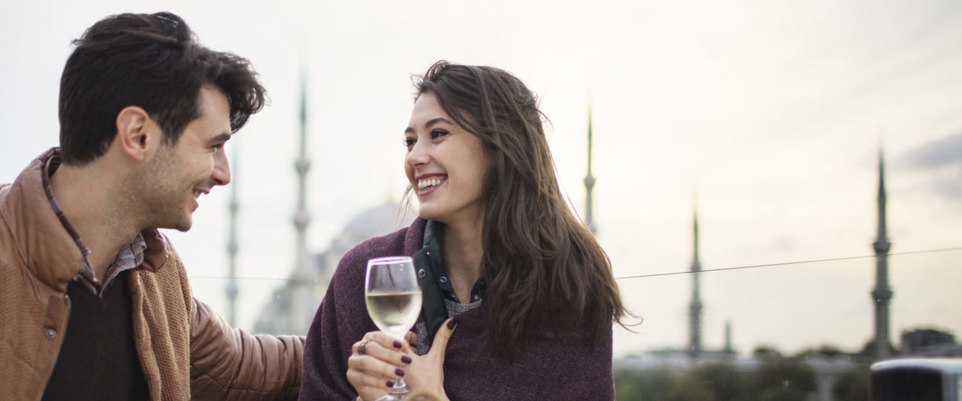 Tips for a Successful First Date with Someone You Met Online or Offline